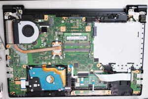 dynabook B55/H とdynabook B65/DN の分解図 比較 | ダイナショップ ブログ